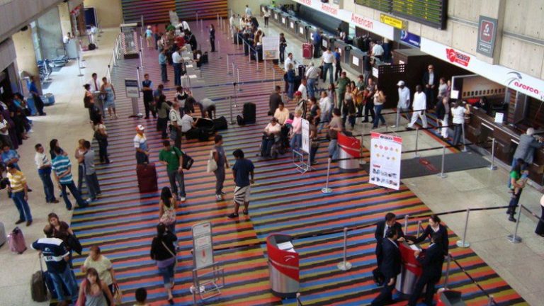 Por qué emigran los venezolanos: 8 razones - CURADAS