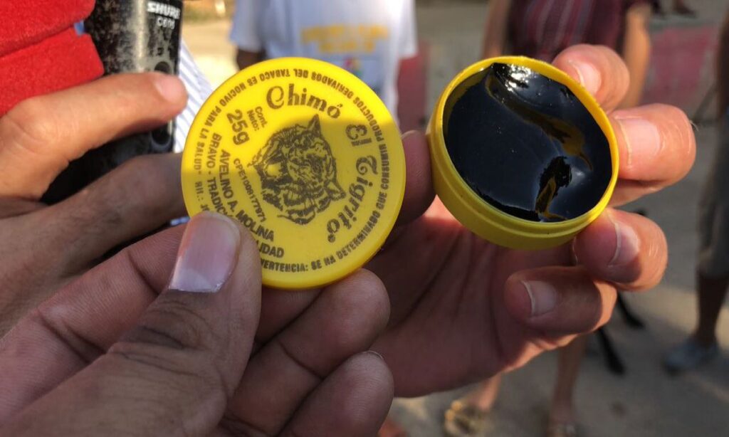 Polémica en Chile por venta informal de chimó venezolano - CURADAS