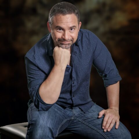 César Muñoz: “Me considero un músico de oficio” - CURADAS