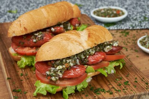 Choripanes, delicioso plato para sorprender a toda la familia