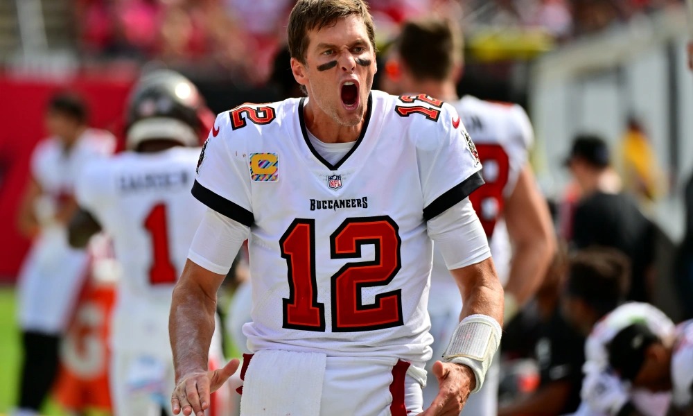 Tom Brady Primero En La Historia De NFL En Superar 100 000 Yardas Por