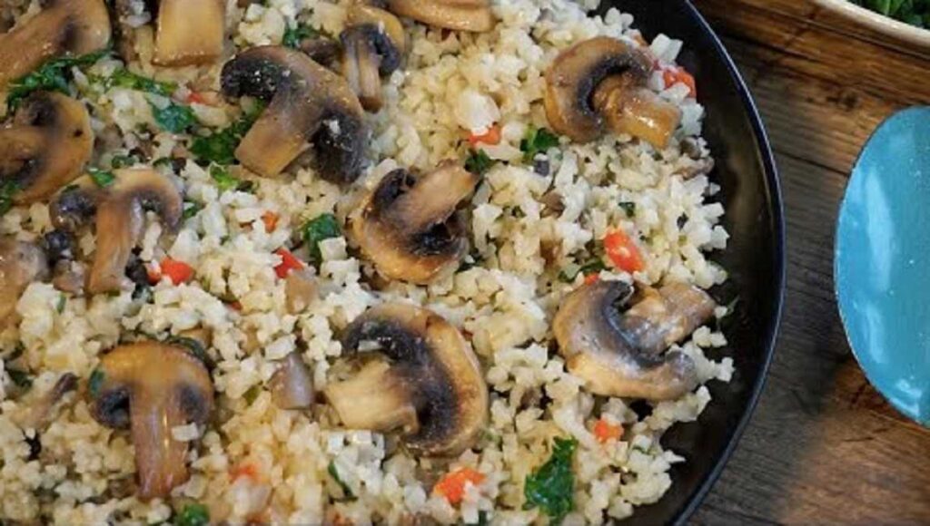 Arroz de coliflor con champiñones: prepara esta de sabrosa receta