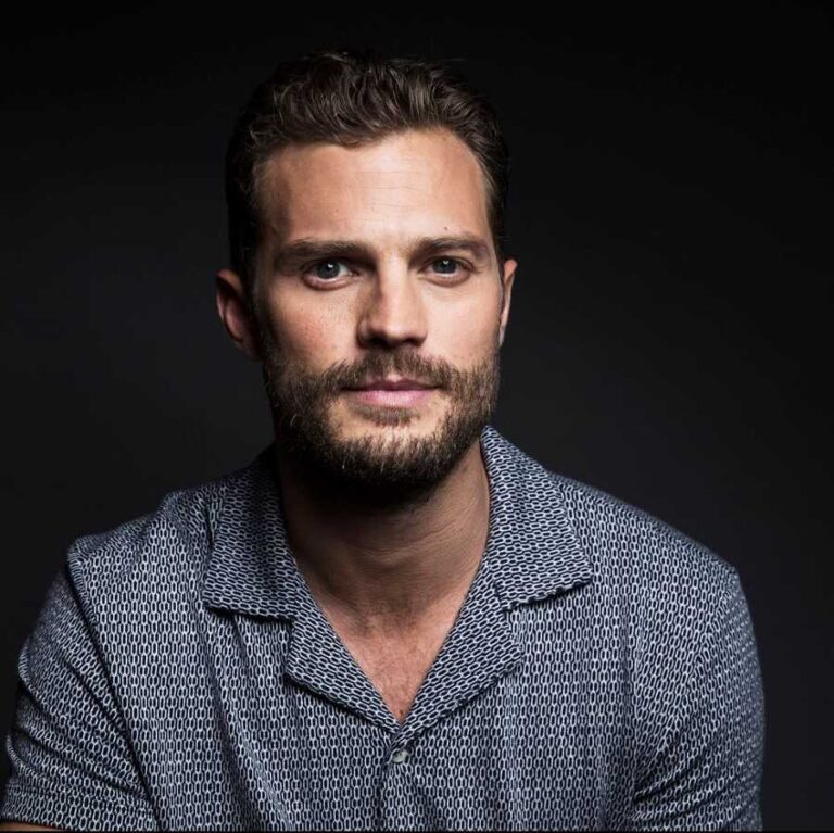 Efemérides 1 de mayo de 2024 | Cumpleaños de Jamie Dornan